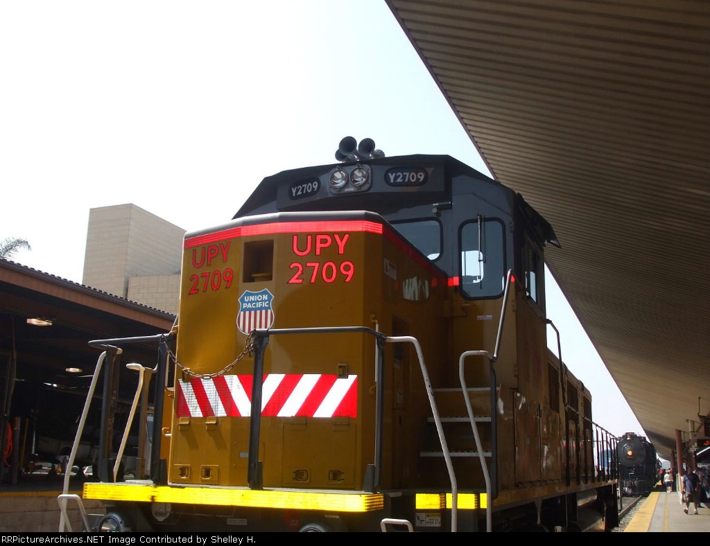 A UPY 3GS21B engine arrived for the National Train Day!